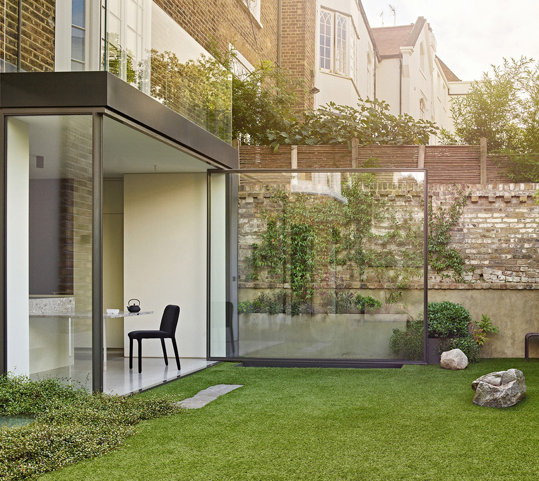 Custom pivoting windows for indoors and outdoors | Vitrocsa